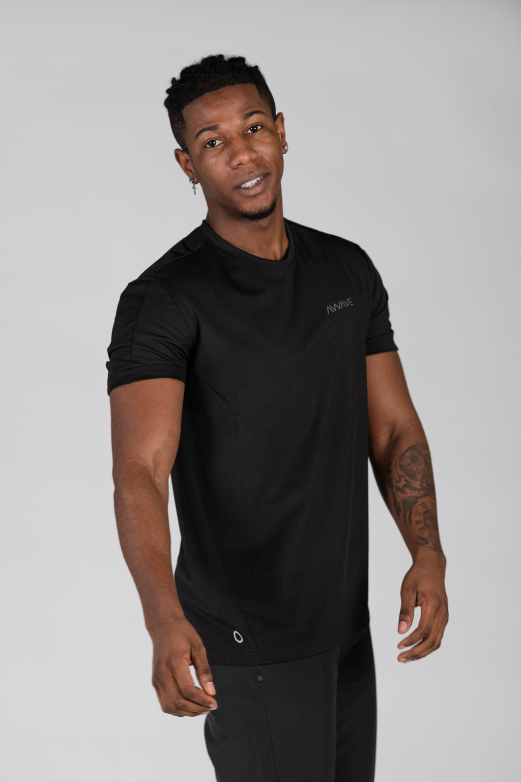 T-SHIRT - BLACK – AWAVE APPAREL